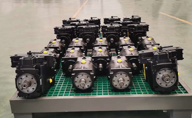 Combine Harvester Hydraulic Motor Pump System Small Footprint